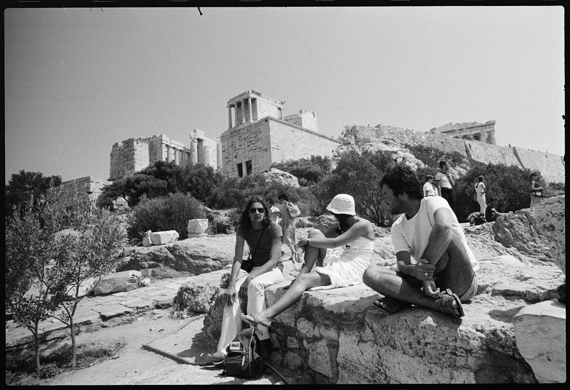 Μια βόλτα στην Αθήνα την τελευταία χρονιά της δεκαετίας του '70 | LiFO